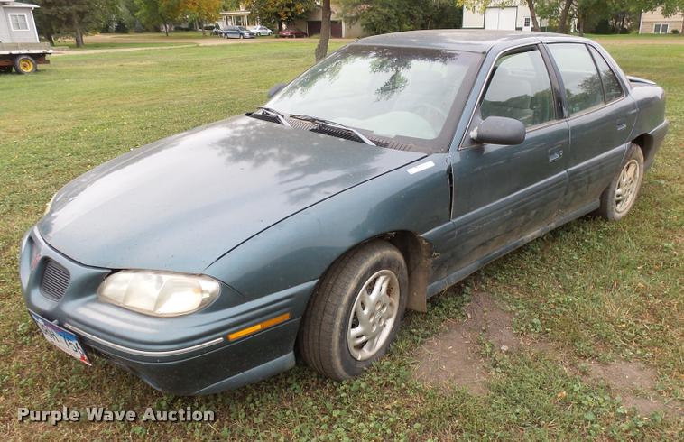 1998 Pontiac Grand AM in Highmore, SD | Item AL9103 sold | Purple Wave