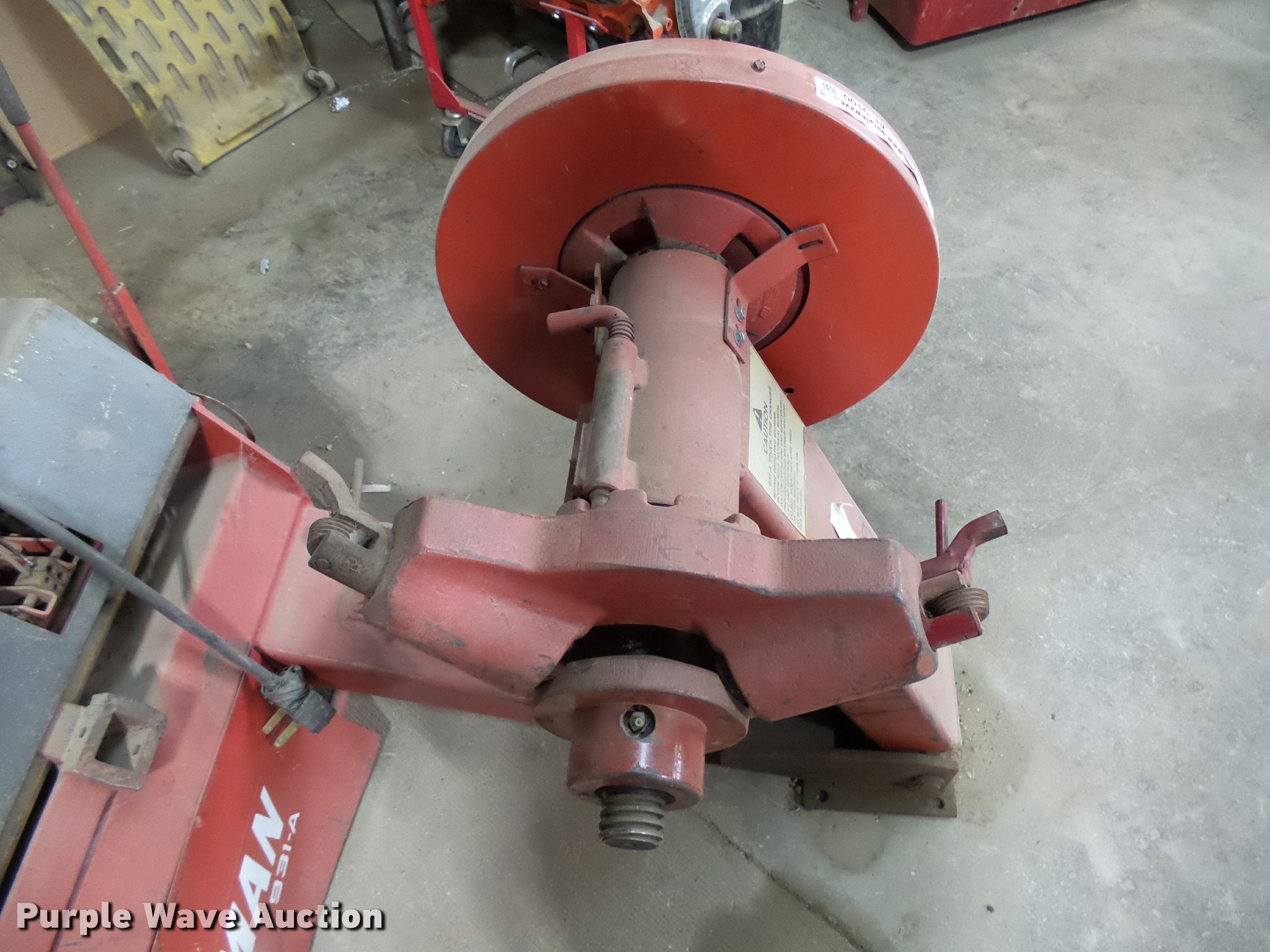 Bishman 931A tire mounter/demounter machine in Highmore, SD | Item ...