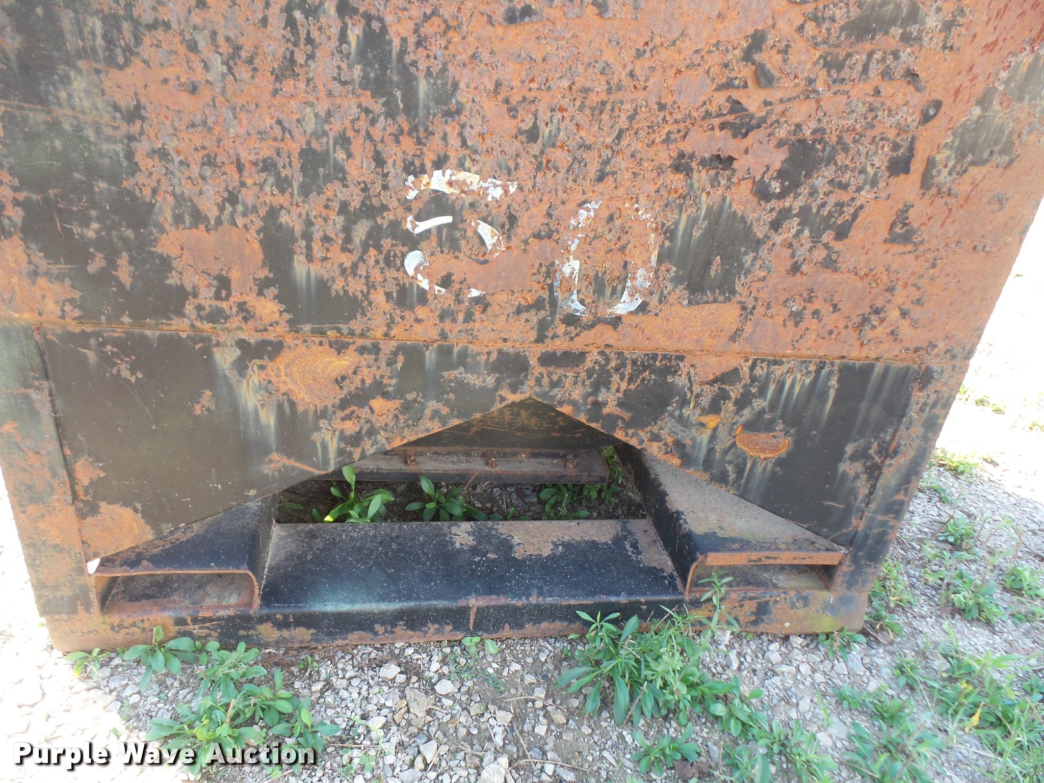 Flo-bin in Bucyrus, KS | Item BV9884 sold | Purple Wave