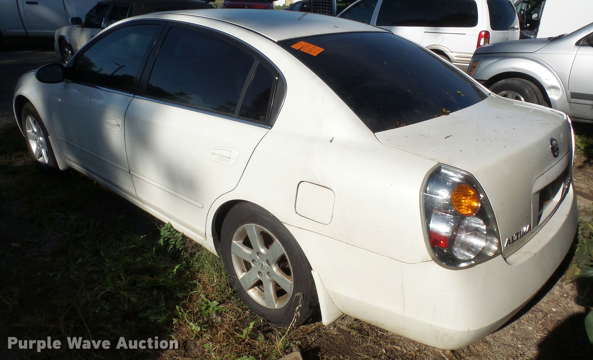 2003 Nissan Altima in Mound City, MO | Item DA3947 sold | Purple Wave