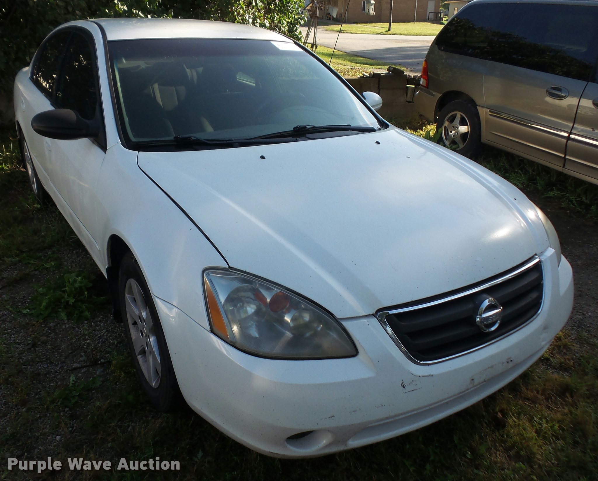 2003 Nissan Altima in Mound City, MO | Item DA3947 sold | Purple Wave
