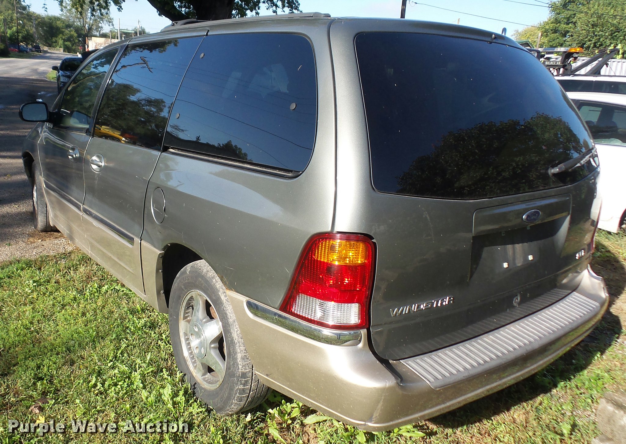 2000 Ford Windstar van in Mound City, MO | Item DA3949 sold | Purple Wave