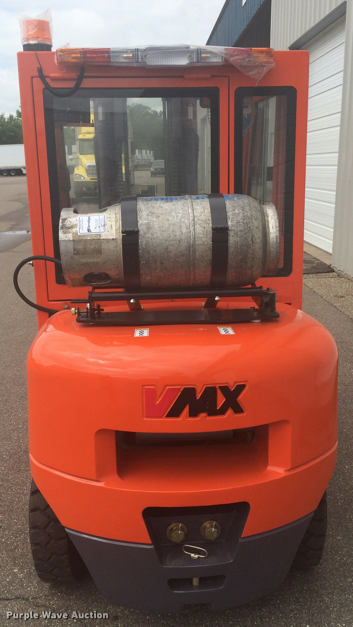 Vmax FG35L forklift in Tonganoxie, KS | Item F1274 sold | Purple Wave