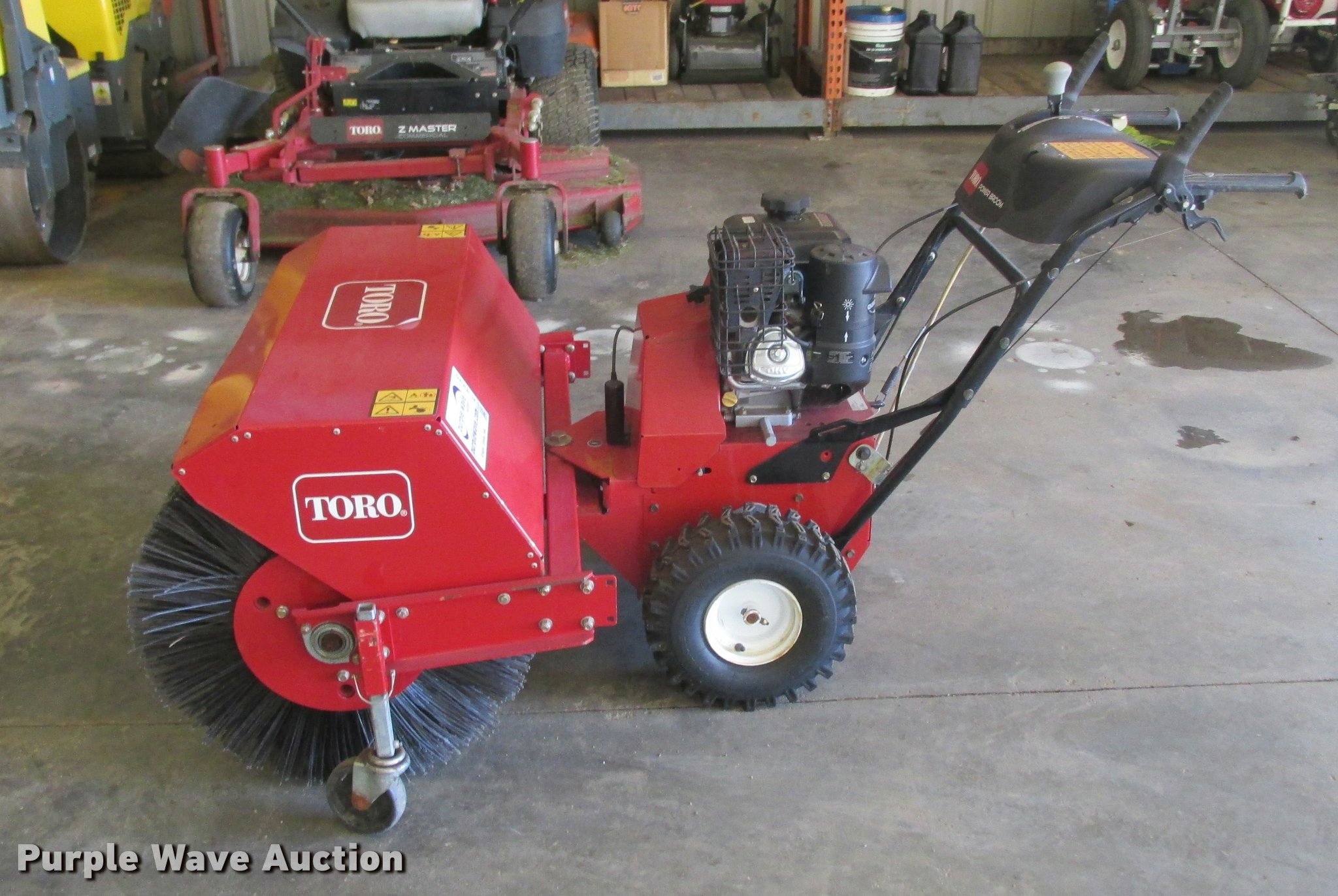 2014 Toro 38700 broom in Hugo, MN | Item K4235 sold | Purple Wave