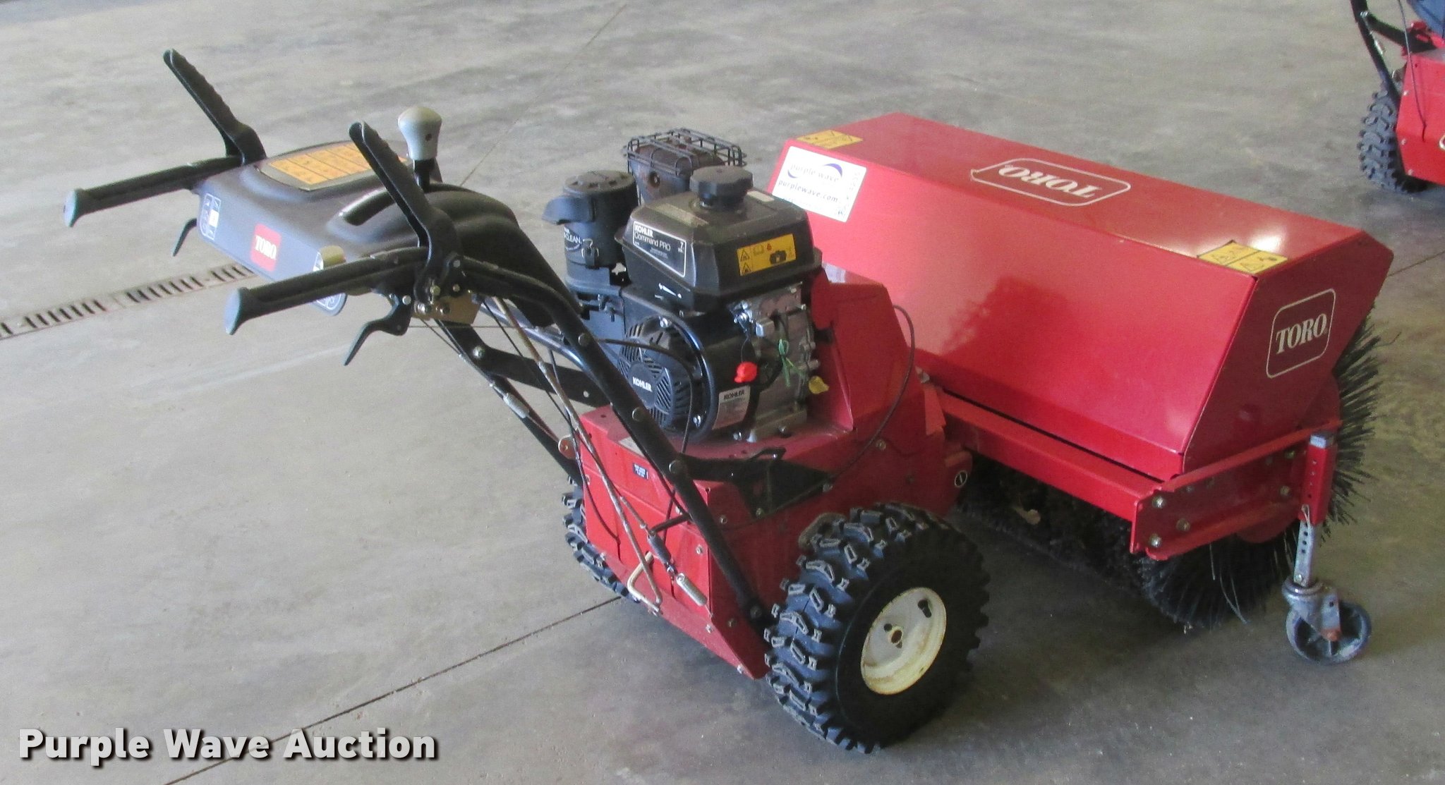 2014 Toro 38700 broom in Hugo, MN | Item K4235 sold | Purple Wave