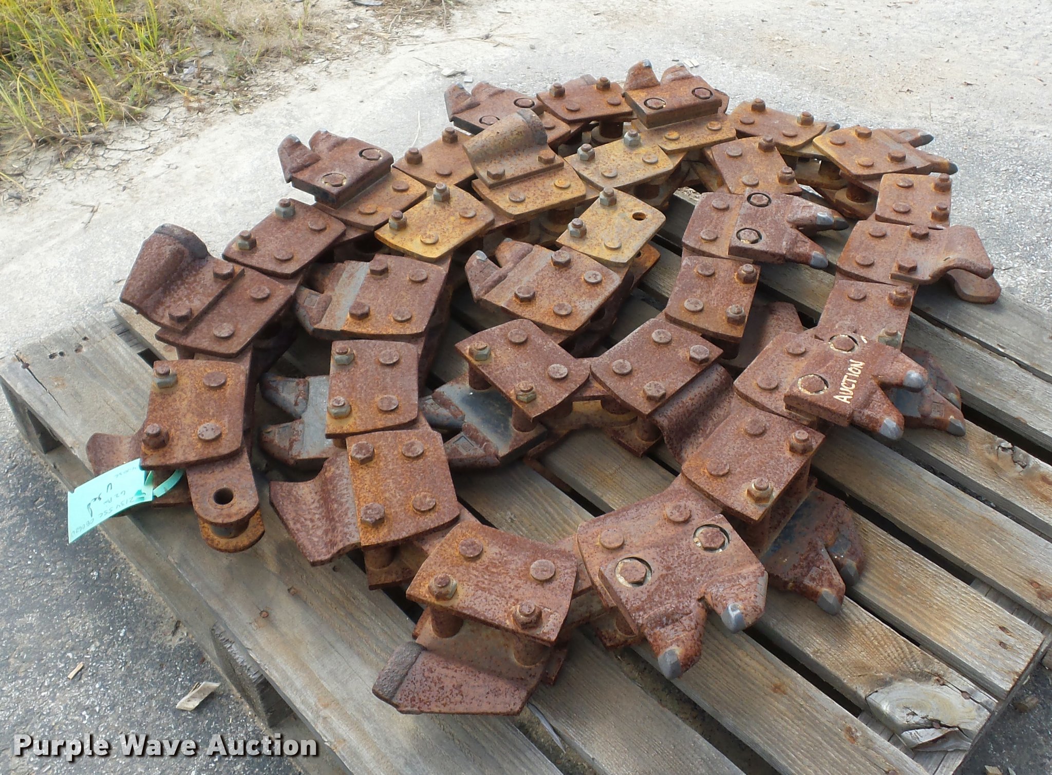 Trencher rock chain in Chesterfield, MO | Item L4285 sold | Purple Wave