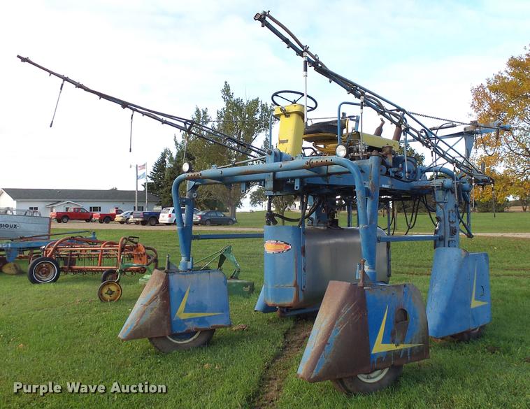 Blue Boy 500 Series S5000 self-propelled sprayer in Beresford, SD ...
