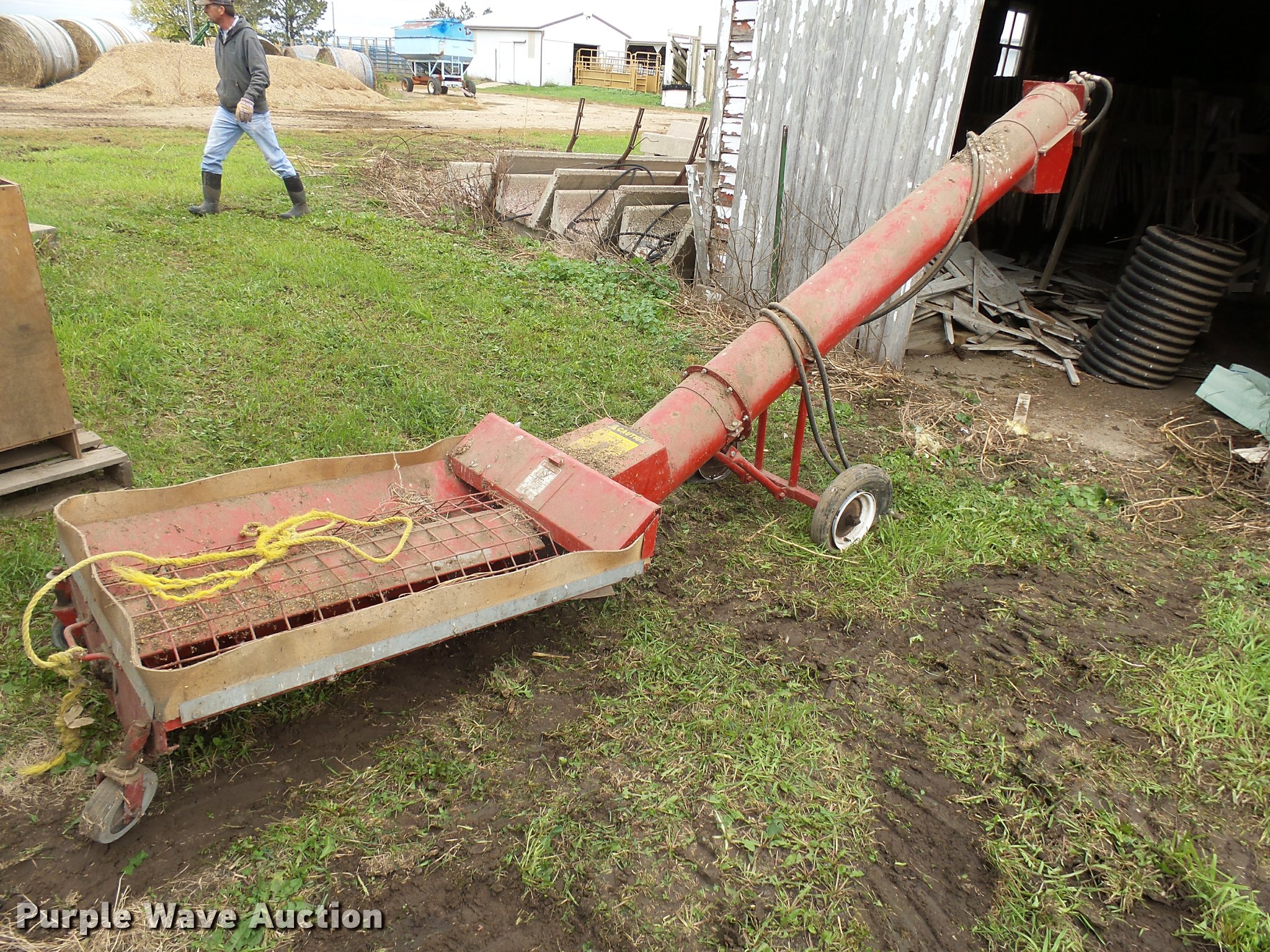 Grain auger in Beresford, SD | Item AL9061 sold | Purple Wave