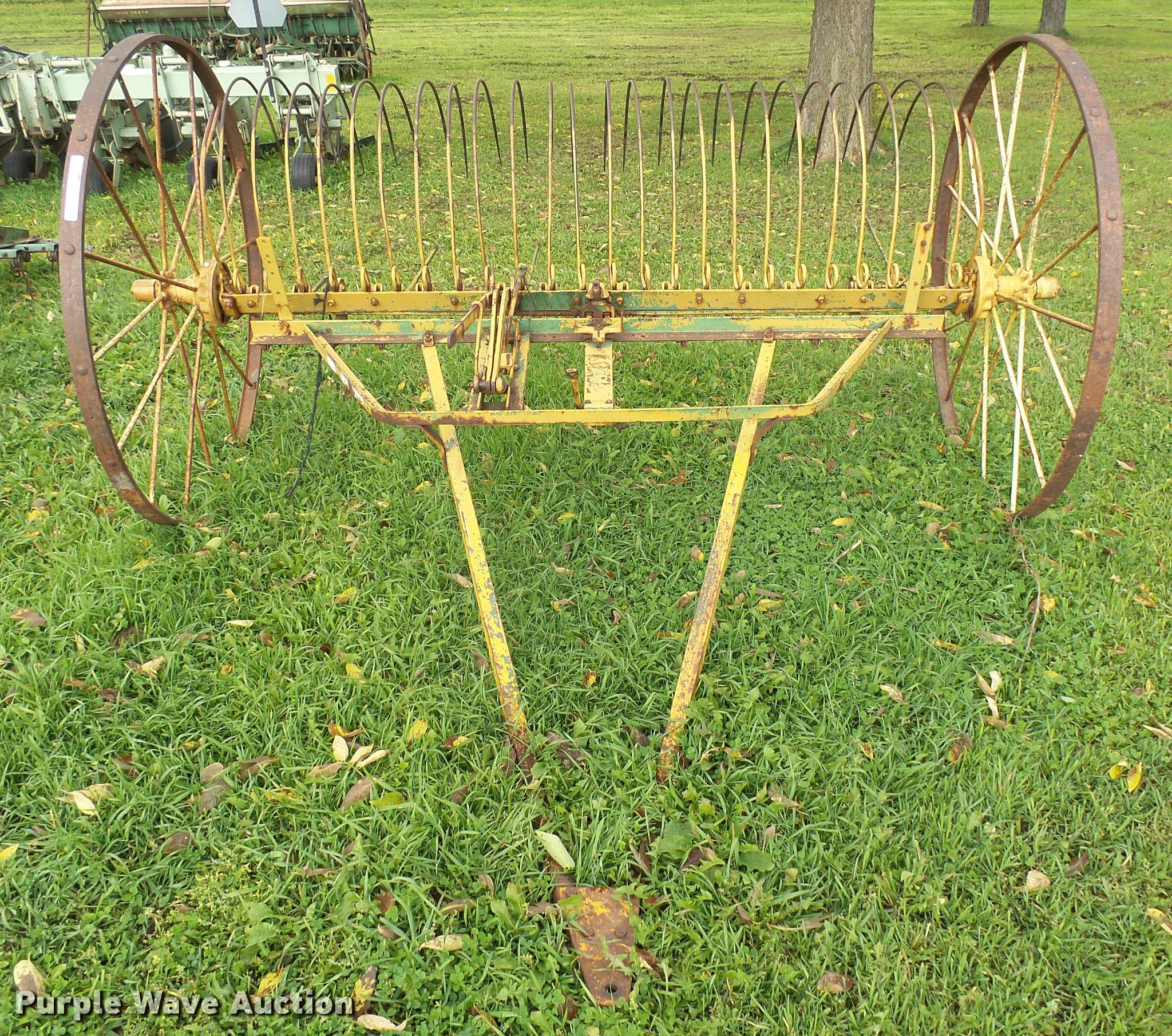 John Deere hay rake in Beresford, SD | Item AL9069 sold | Purple Wave