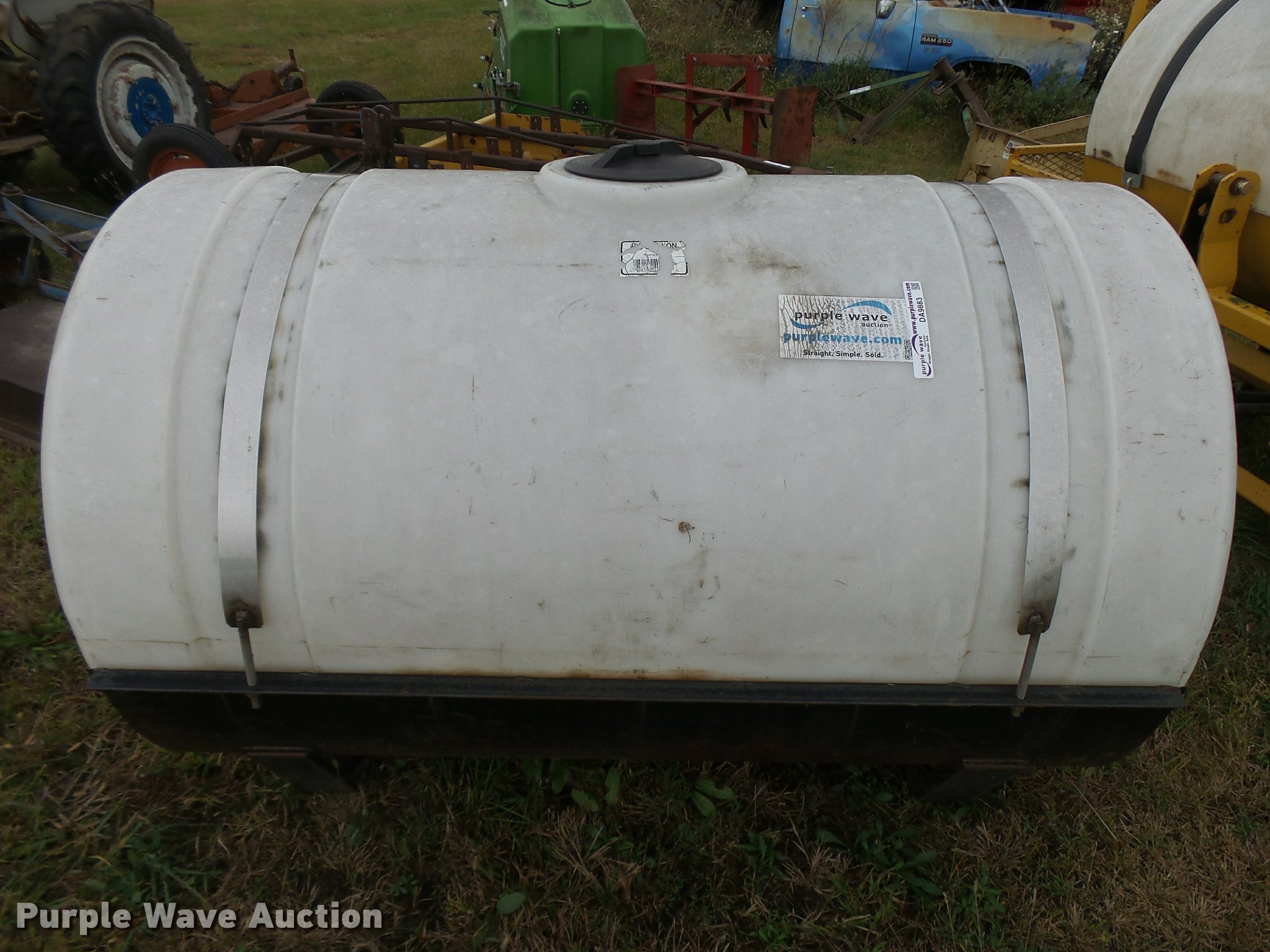 400 gallon poly sprayer tank in Rose Hill, KS | Item DA9883 sold ...