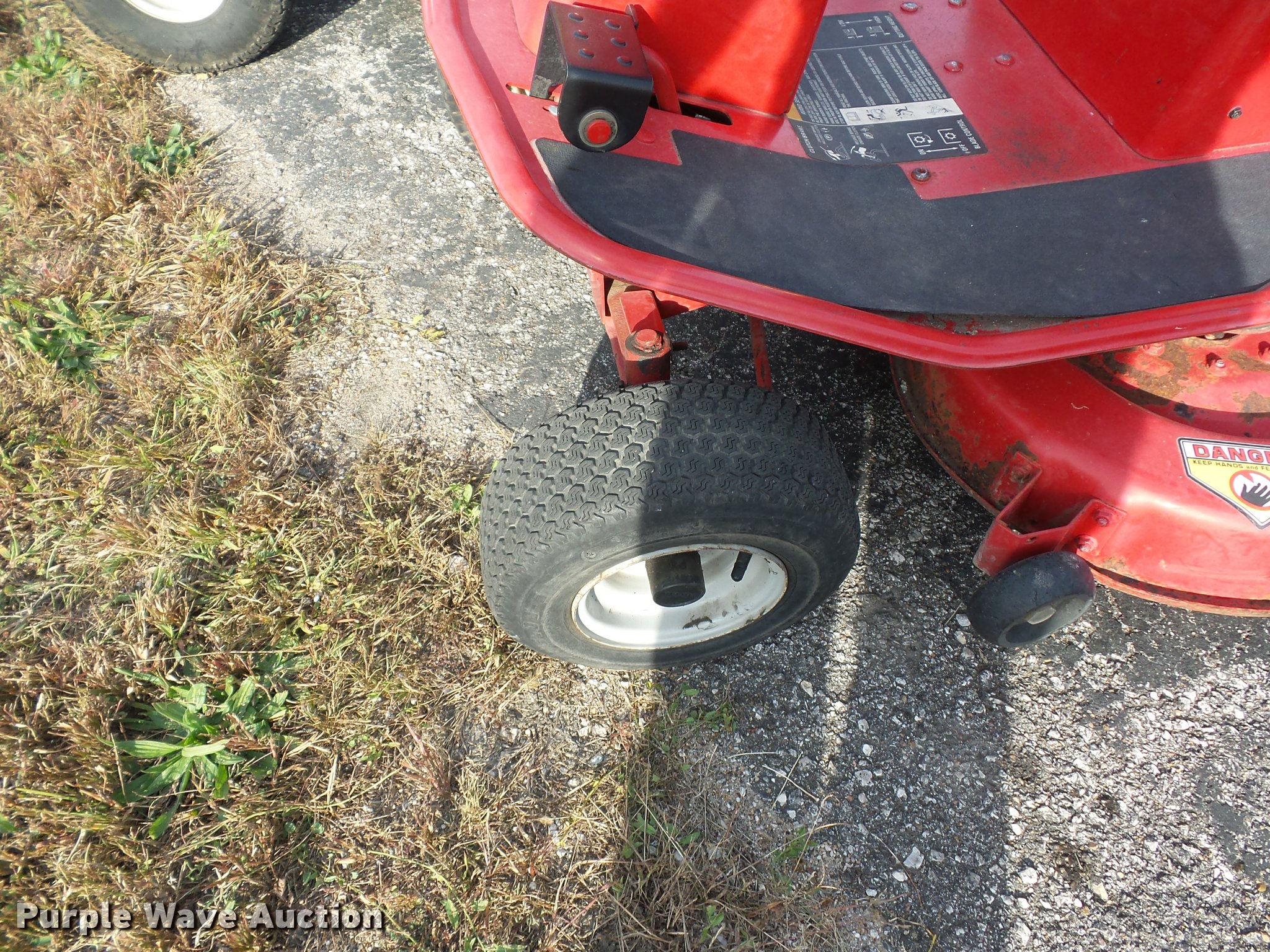 Snapper 1438H lawn mower in Desoto, MO | Item AX9103 sold | Purple Wave