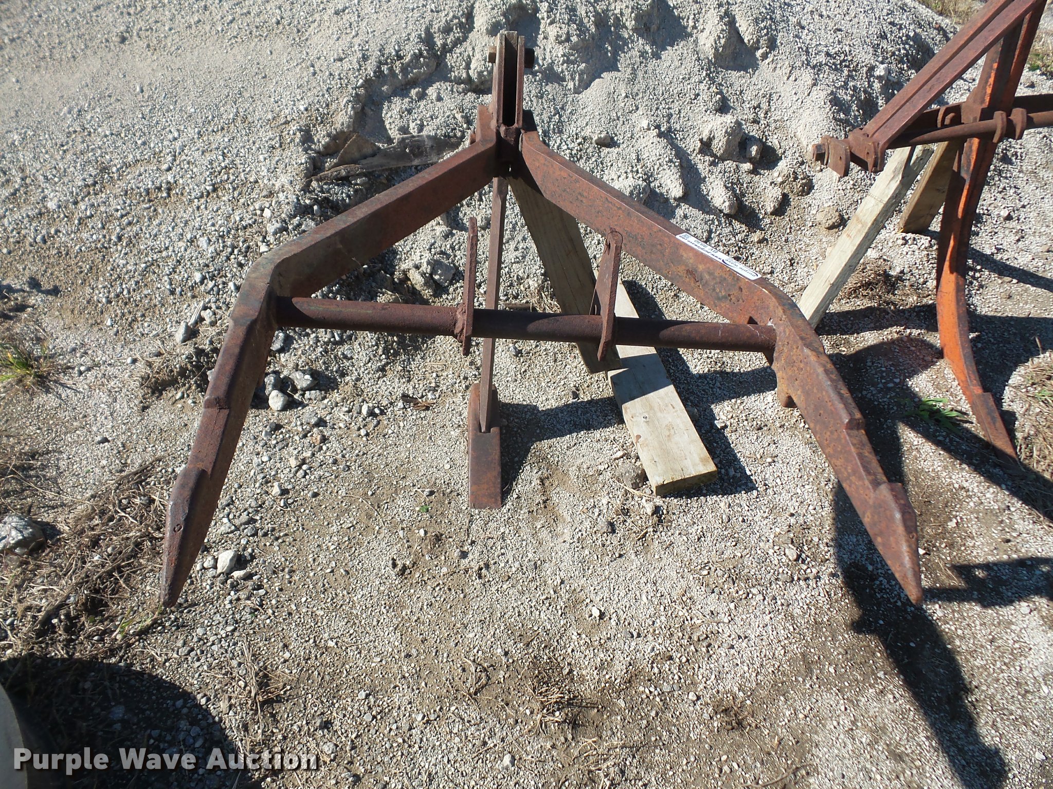 Single shank ripper in Paola, KS | Item BV9930 sold | Purple Wave