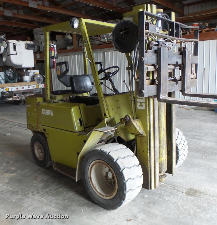 Clarklift C500 forklift in Columbia, MO | Item K5669 sold | Purple Wave