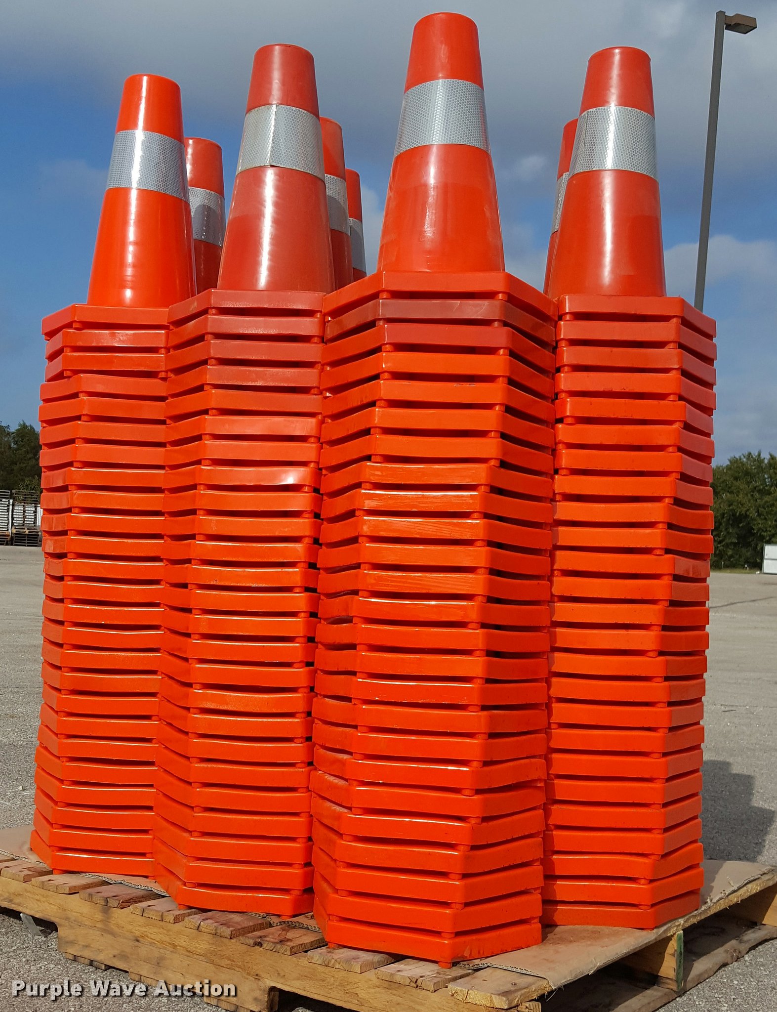 (250) 18" safety traffic pylon cones in Tonganoxie, KS | Item F1419 ...