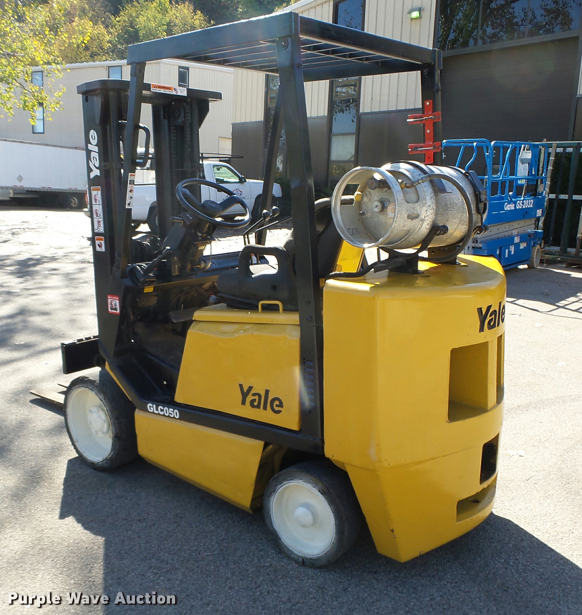 Yale GLC050 forklift in Dubuque, IA | Item K1431 sold | Purple Wave
