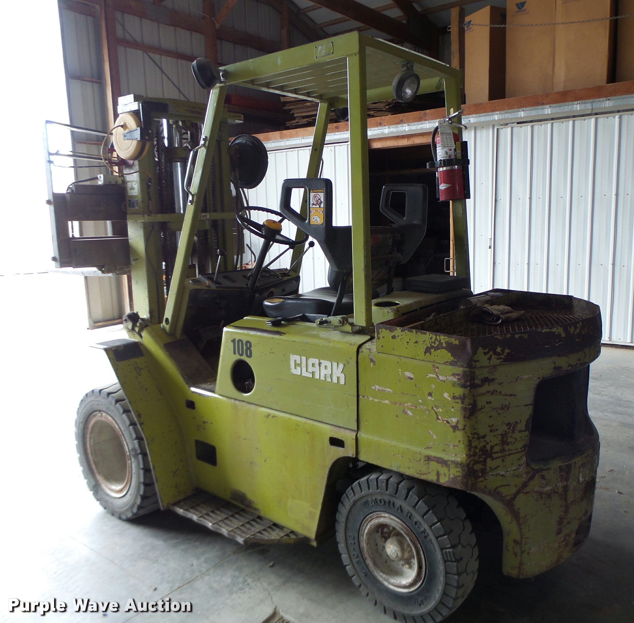 Clarklift C500 forklift in Columbia, MO | Item K5669 sold | Purple Wave