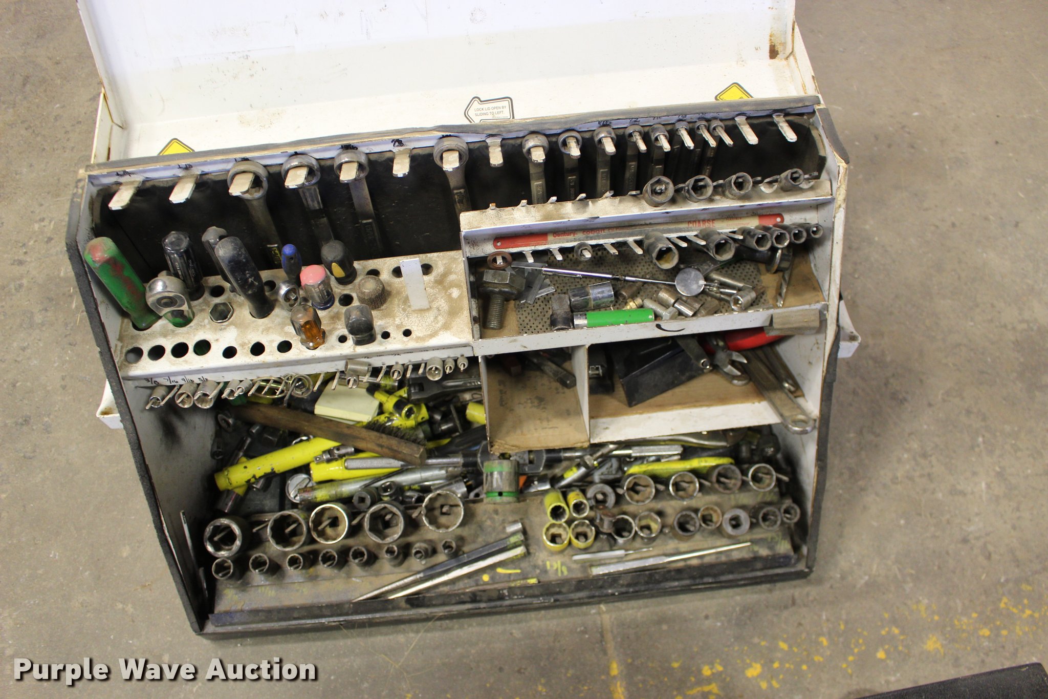 CPL tool management box in Pratt, KS | Item DA4428 sold | Purple Wave