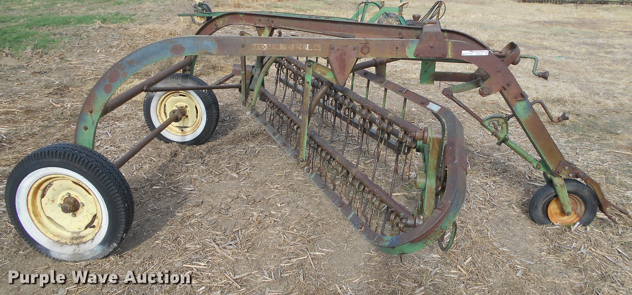 John Deere 851 hay rake in Kinsley, KS | Item DF9122 sold | Purple Wave