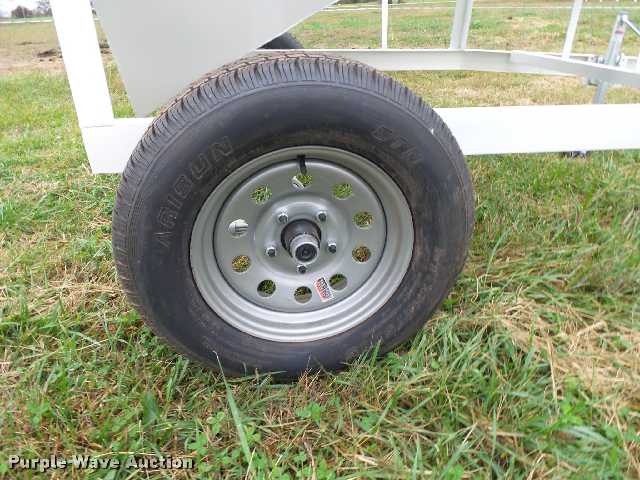 Shop built single hopper feed buggy in Grovespring, MO | Item K1048 ...