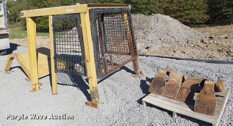 Caterpillar D4 dozer ROPS in Wheeling, MO | Item DA9253 sold | Purple Wave