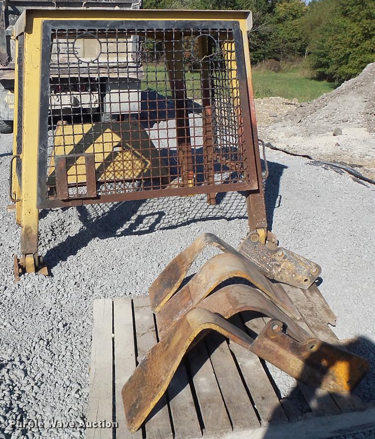 Caterpillar D4 dozer ROPS in Wheeling, MO | Item DA9253 sold | Purple Wave