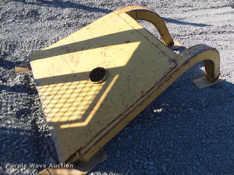 Caterpillar D4 dozer ROPS in Wheeling, MO | Item DA9253 sold | Purple Wave