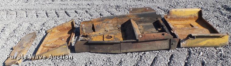 Caterpillar D4 dozer skid plates in Wheeling, MO | Item DA9255 sold ...