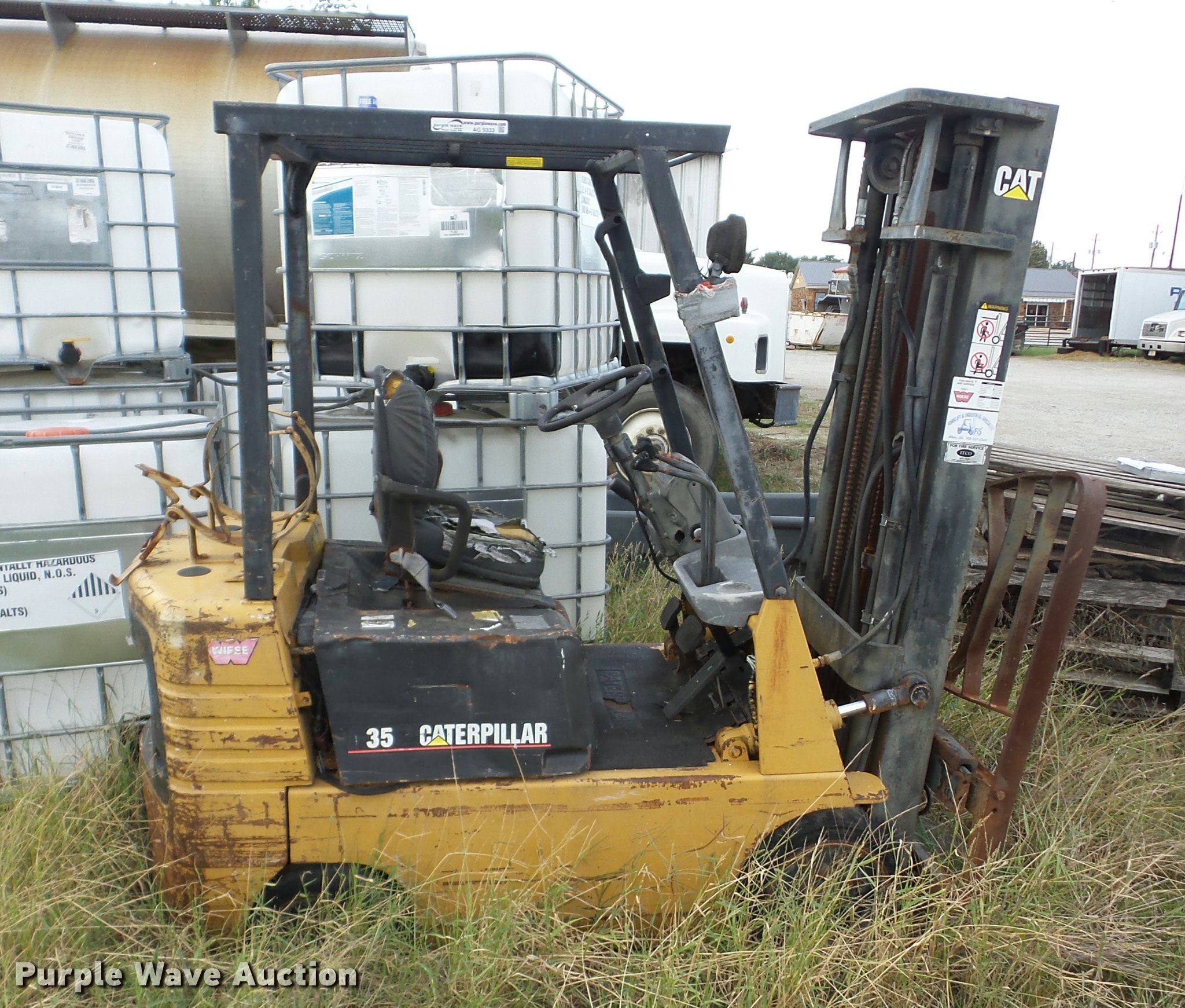 Caterpillar 35 forklift in Chelsea, OK | Item AG9333 sold | Purple Wave