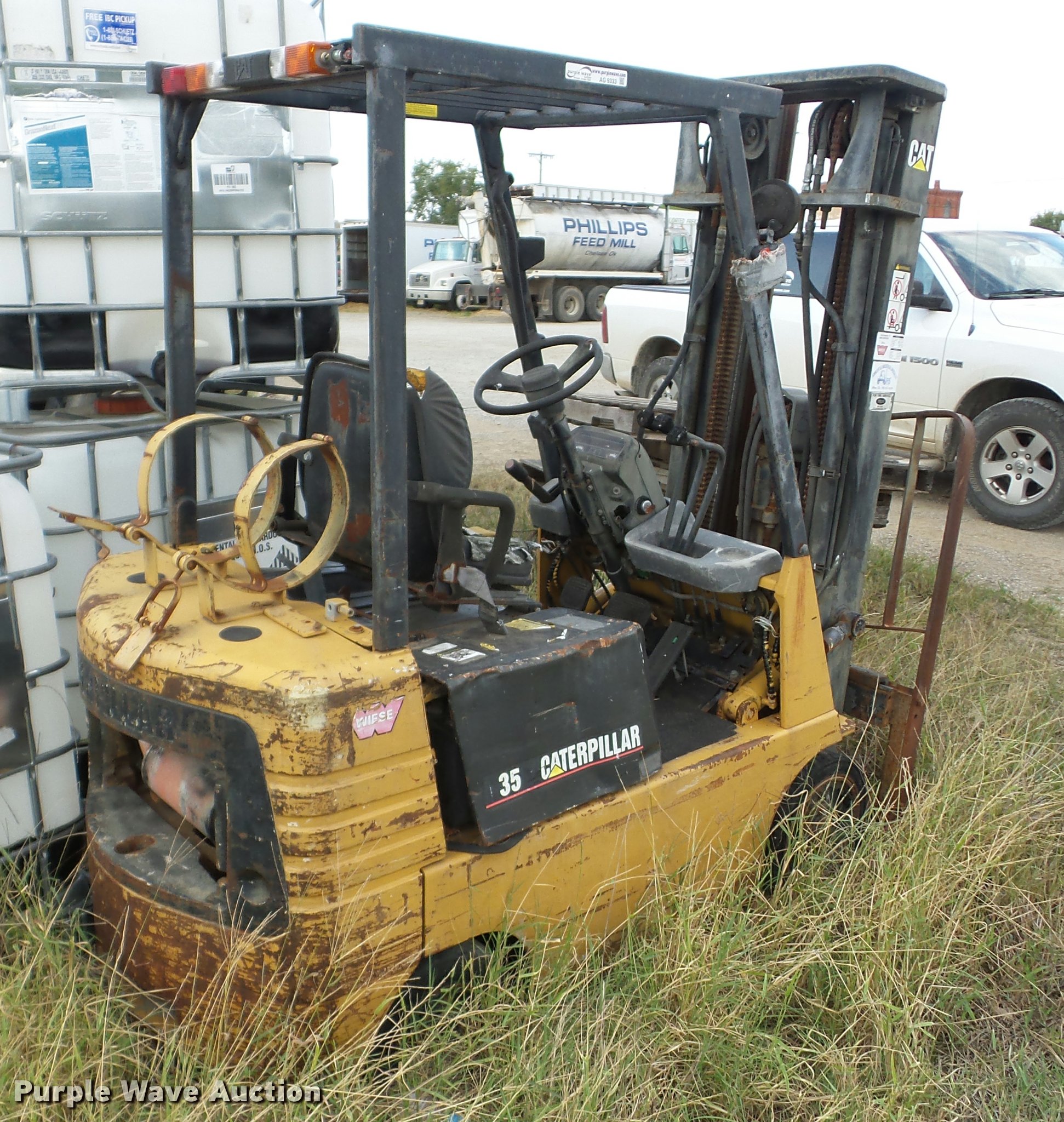 Caterpillar 35 forklift in Chelsea, OK | Item AG9333 sold | Purple Wave
