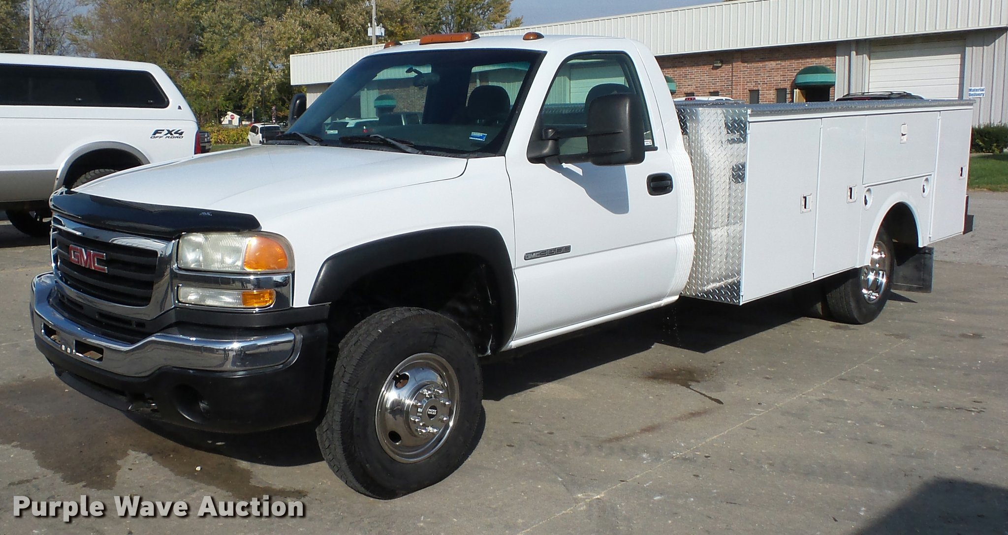 2003 GMC Sierra 3500 utility truck in Grain Valley, MO | Item BG9645 ...