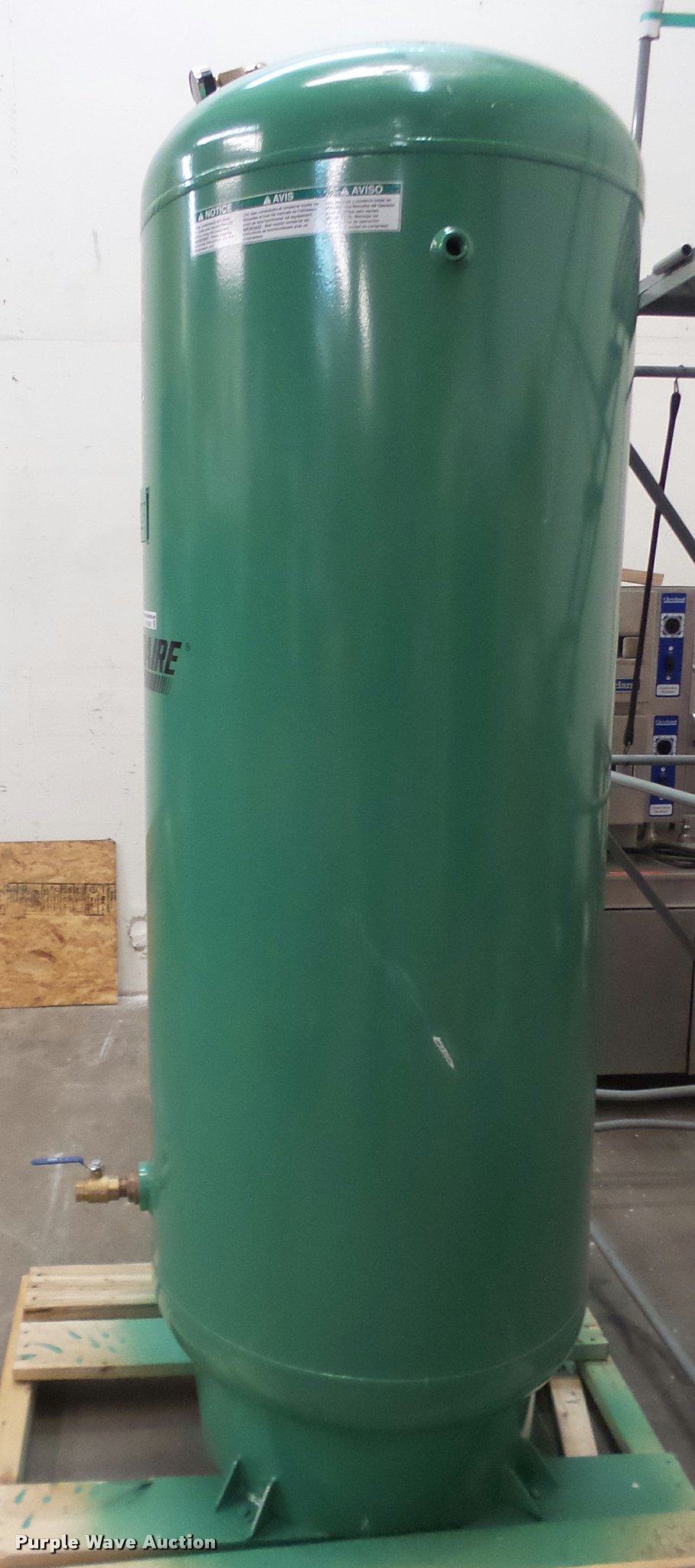 2016 Speedaire air tank in Olathe, KS | Item BV9992 sold | Purple Wave