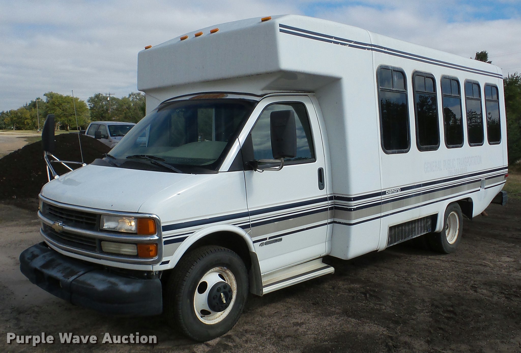 2001 Chevrolet Express 3500 shuttle bus in Lincoln, KS | Item DA8909 ...