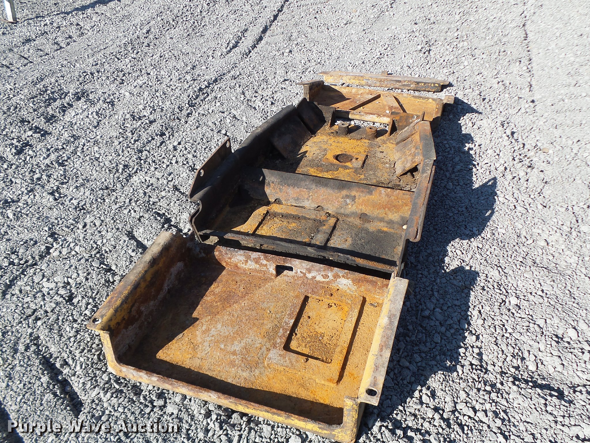 Caterpillar D4 dozer skid plates in Wheeling, MO | Item DA9255 sold ...