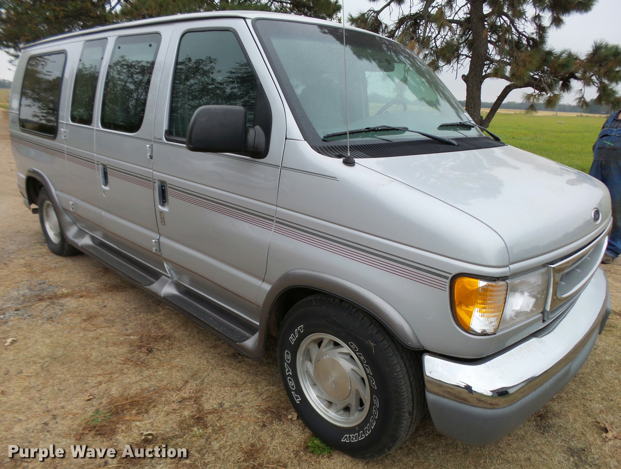 1999 Ford Econoline E150 Regency van in Sedgwick, KS | Item L3374 sold ...