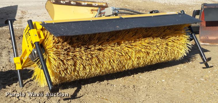 MB power broom in Salina, KS | Item BP9444 sold | Purple Wave