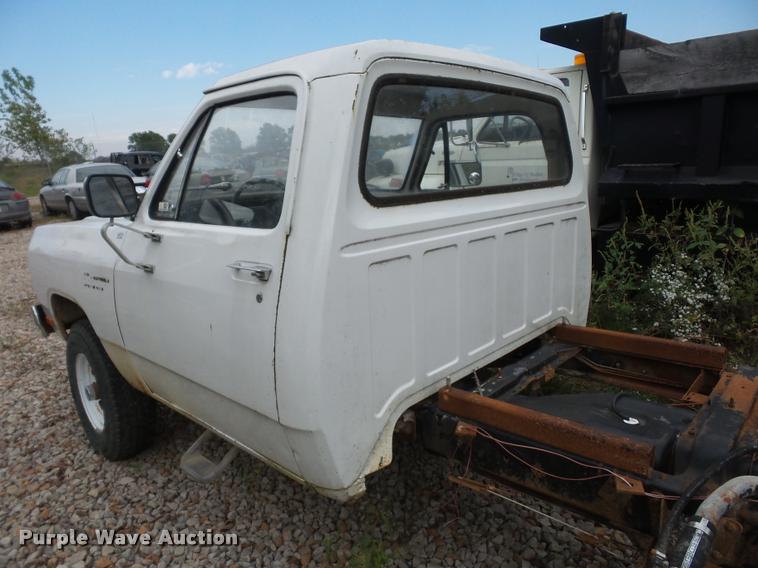 1984 Dodge W250 pickup truck cab and chassis in Butler, MO | Item L4293 ...