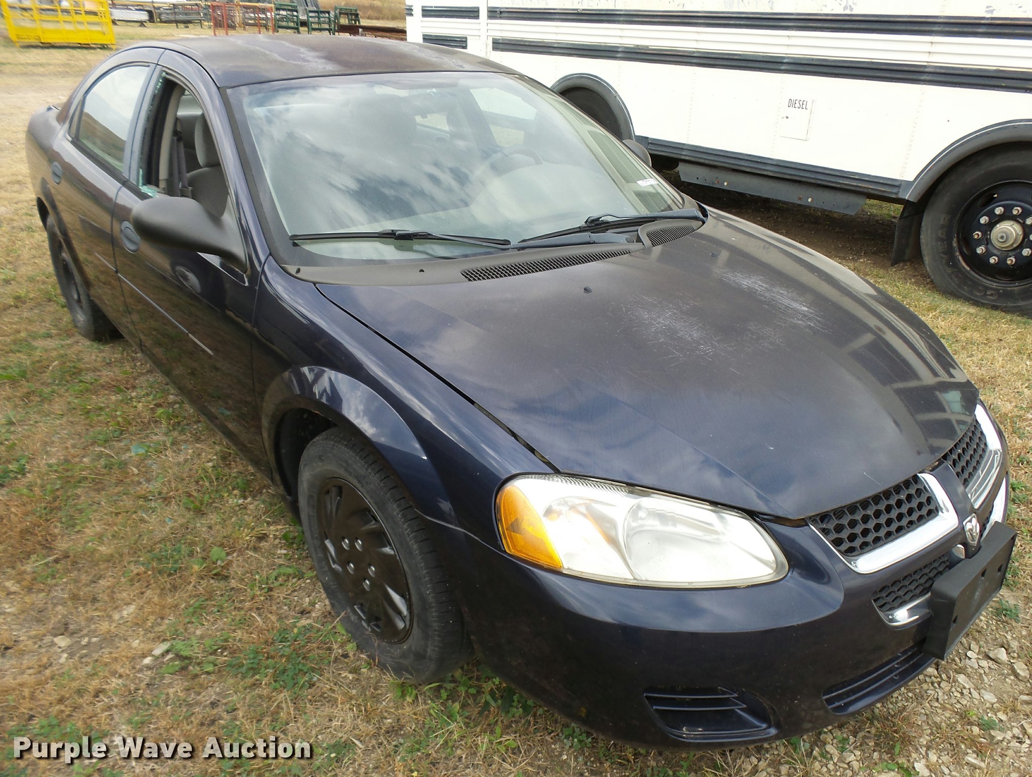2004 Dodge Stratus in El Dorado, KS | Item AH9790 sold | Purple Wave