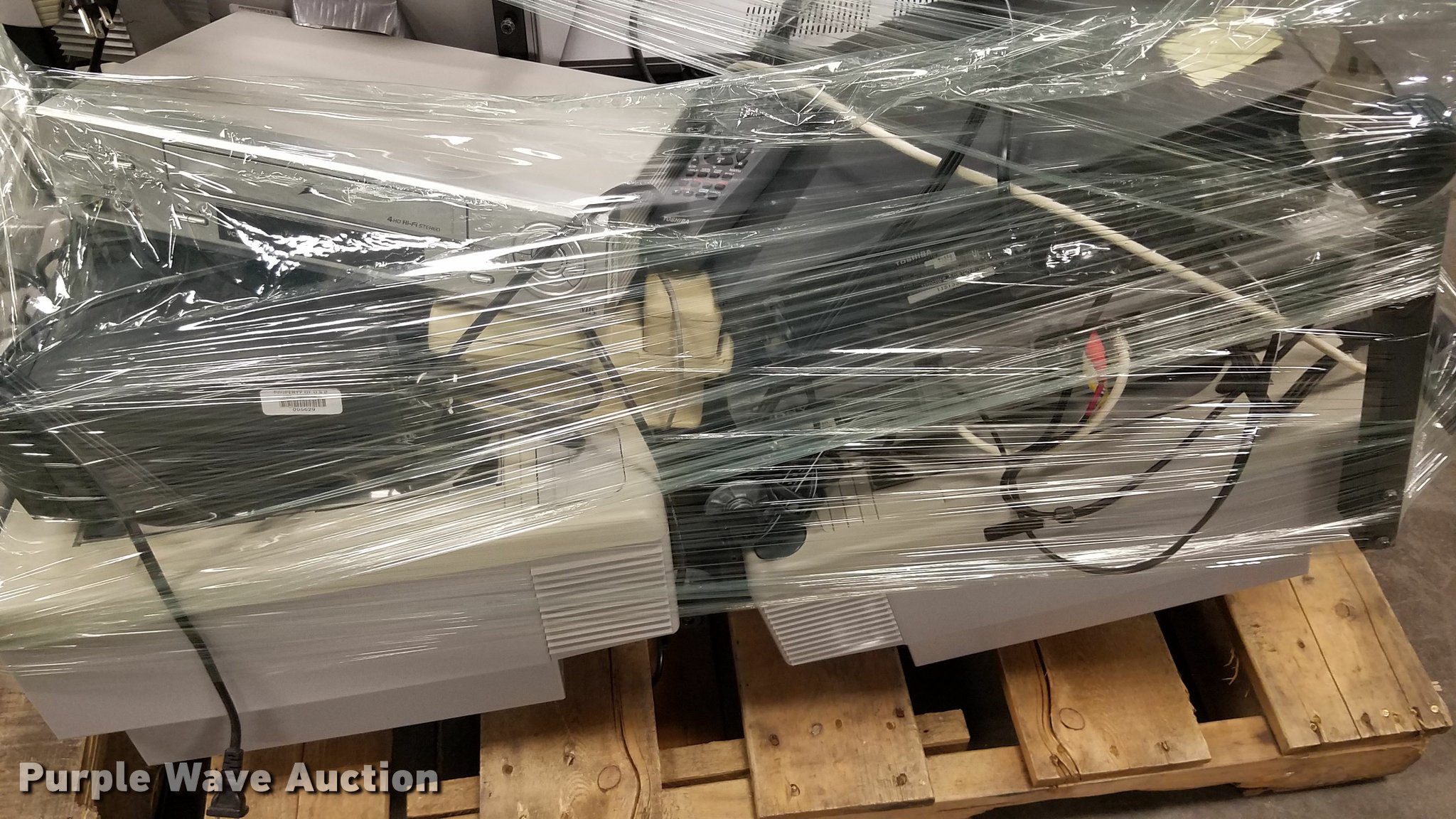 Electronics in Gardner, KS | Item F1584 sold | Purple Wave