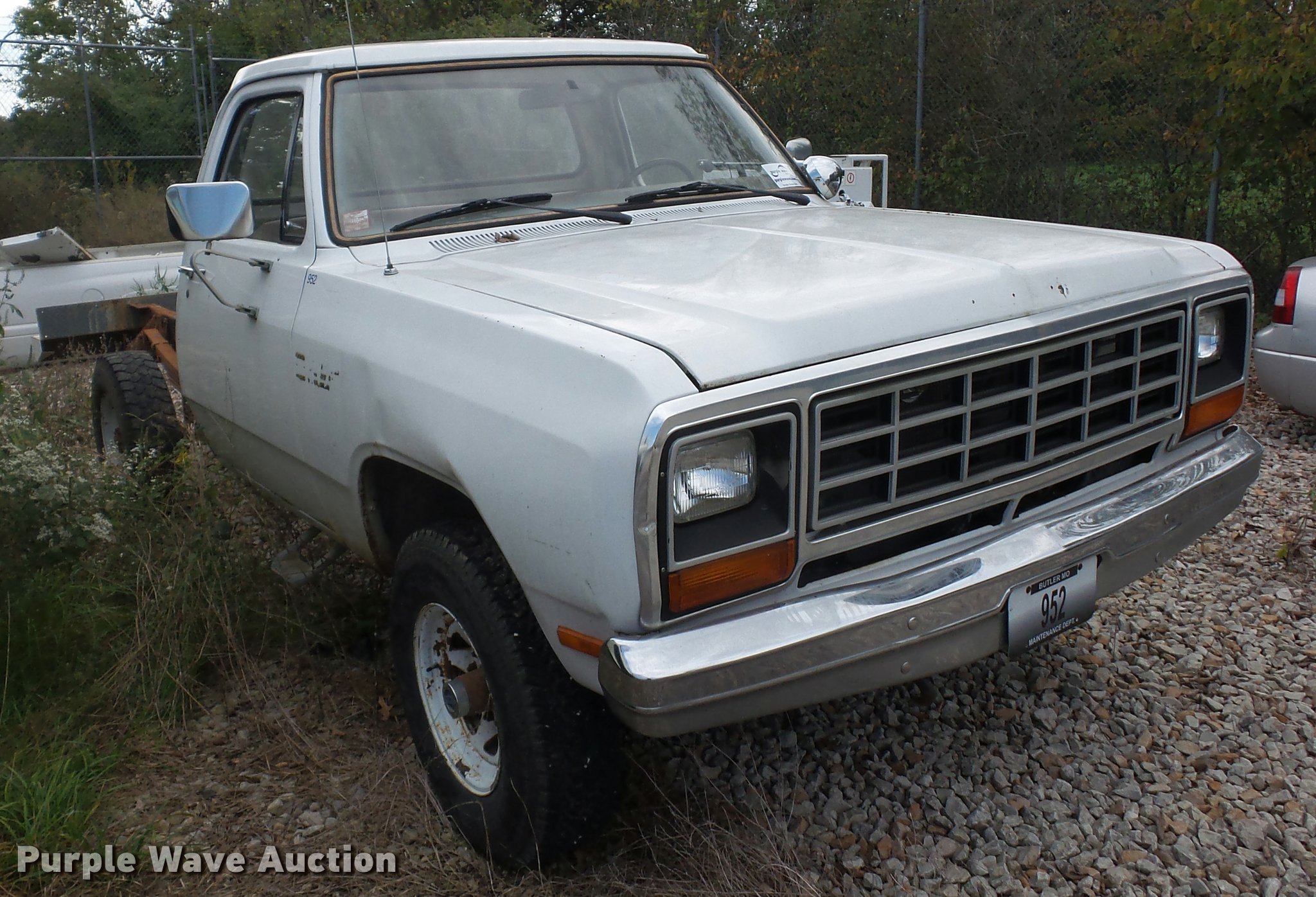 1984 Dodge W250 pickup truck cab and chassis in Butler, MO | Item L4293 ...