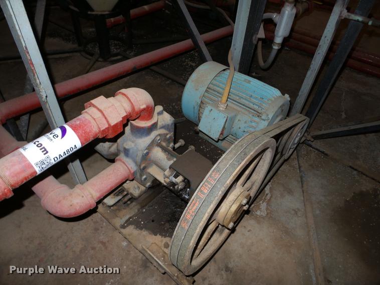 Roper 3611 pump in Dimmitt, TX | Item DA4804 sold | Purple Wave
