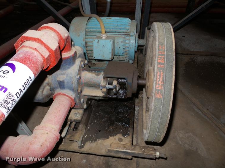 Roper 3611 pump in Dimmitt, TX | Item DA4804 sold | Purple Wave