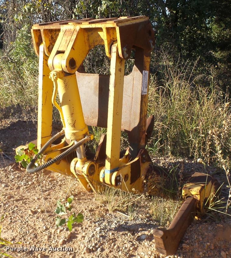 Komatsu dozer ripper in Edmond, OK | Item DB0050 sold | Purple Wave