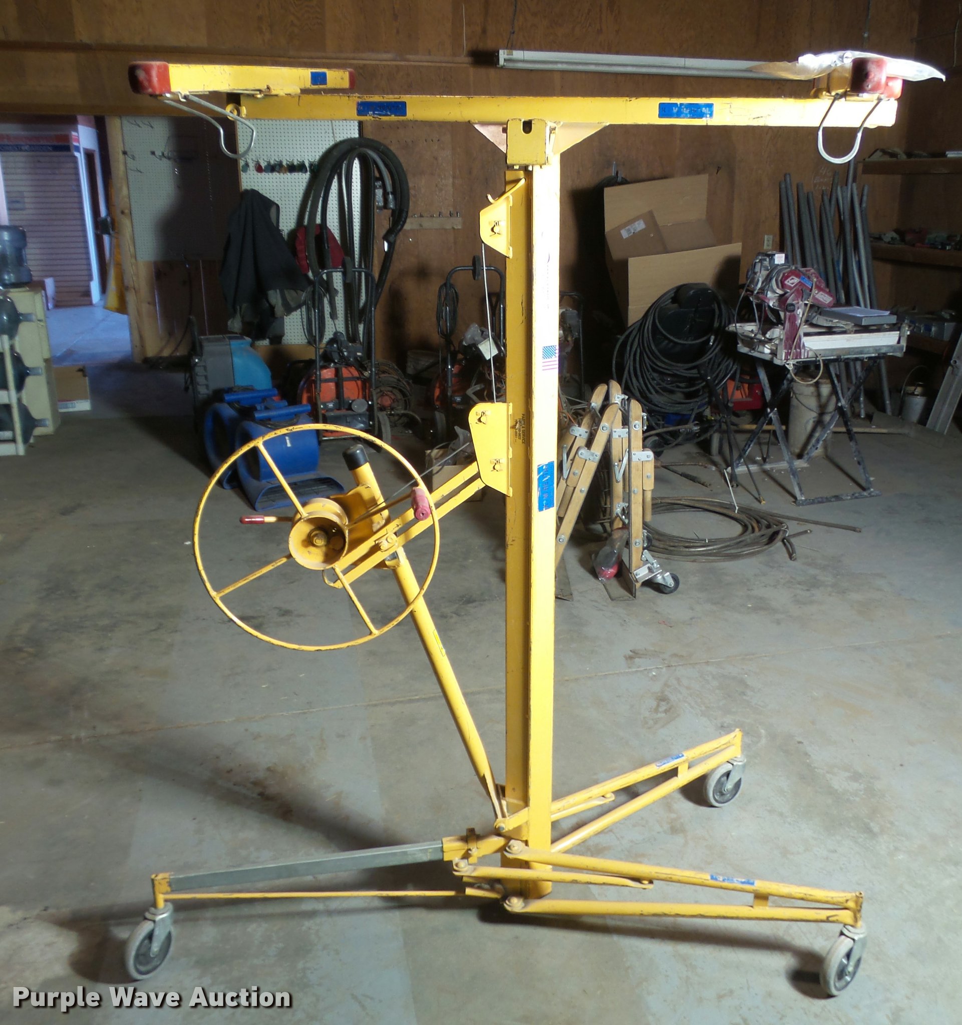 (2) panel jacks in Dodge City, KS | Item BY9666 sold | Purple Wave