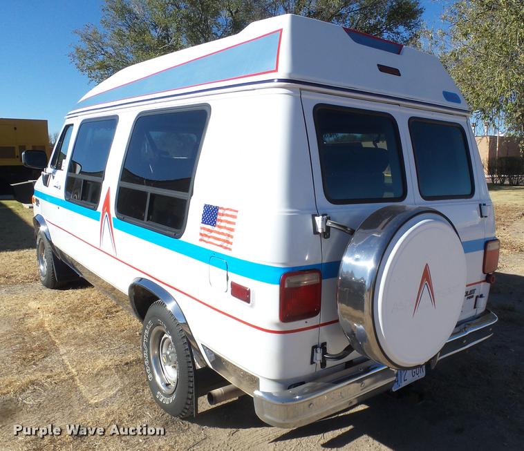 1994 Chevrolet G20 van in Hugoton, KS | Item DB1750 sold | Purple Wave
