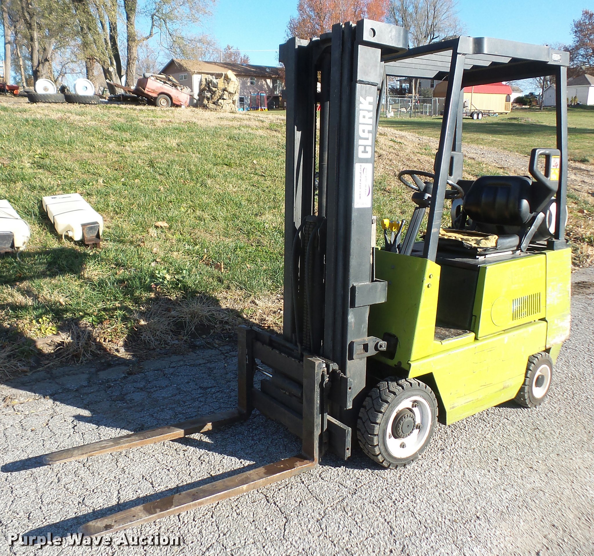 Clark GCS15 forklift in Highland, KS | Item DA3827 sold | Purple Wave