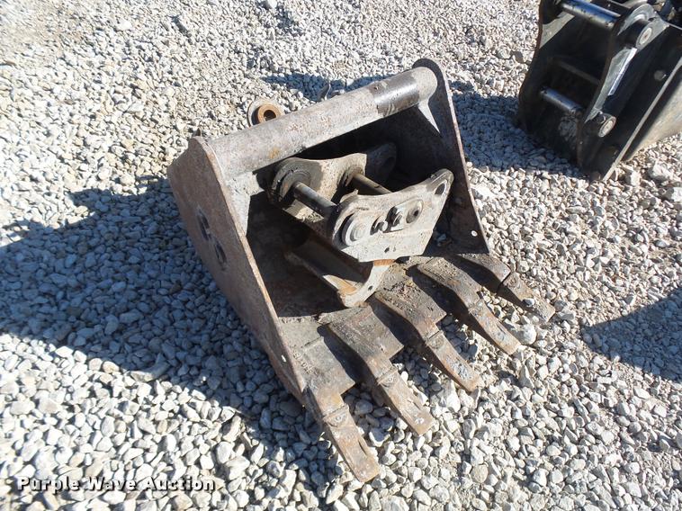 Wayne Roy excavator bucket in Platte City, MO | Item AV9810 sold ...