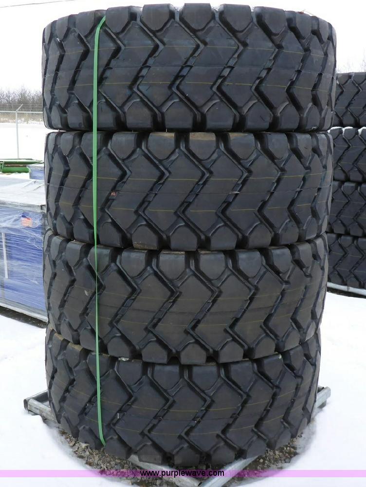 (4) 20.5x25 loader tires in Tonganoxie, KS | Item F1676 sold | Purple Wave