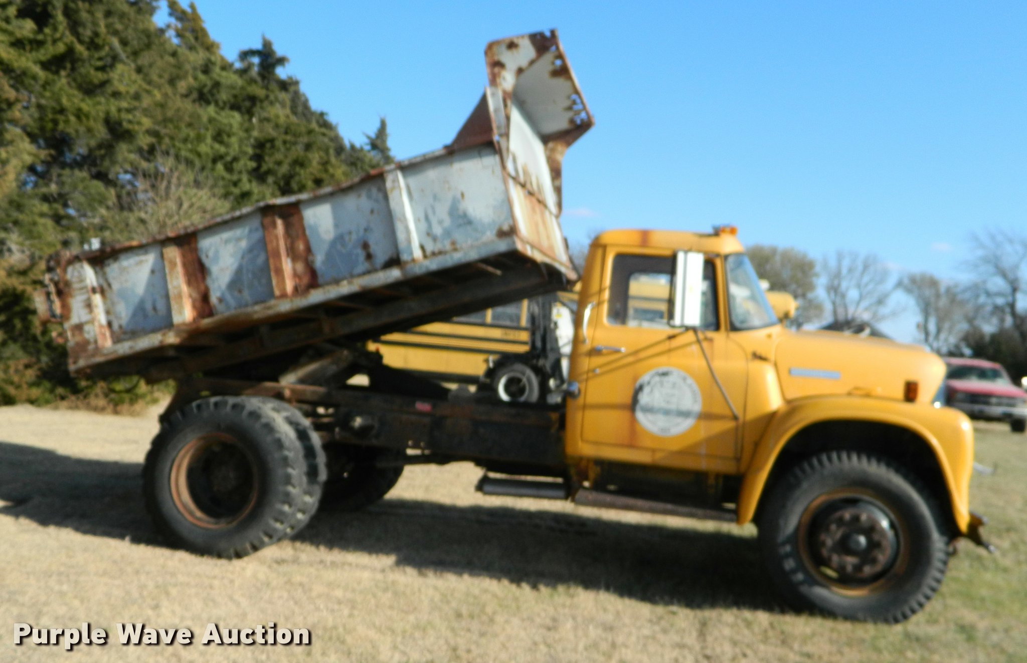 1977 International Loadstar 1700 dump truck in Westfall, KS | Item ...