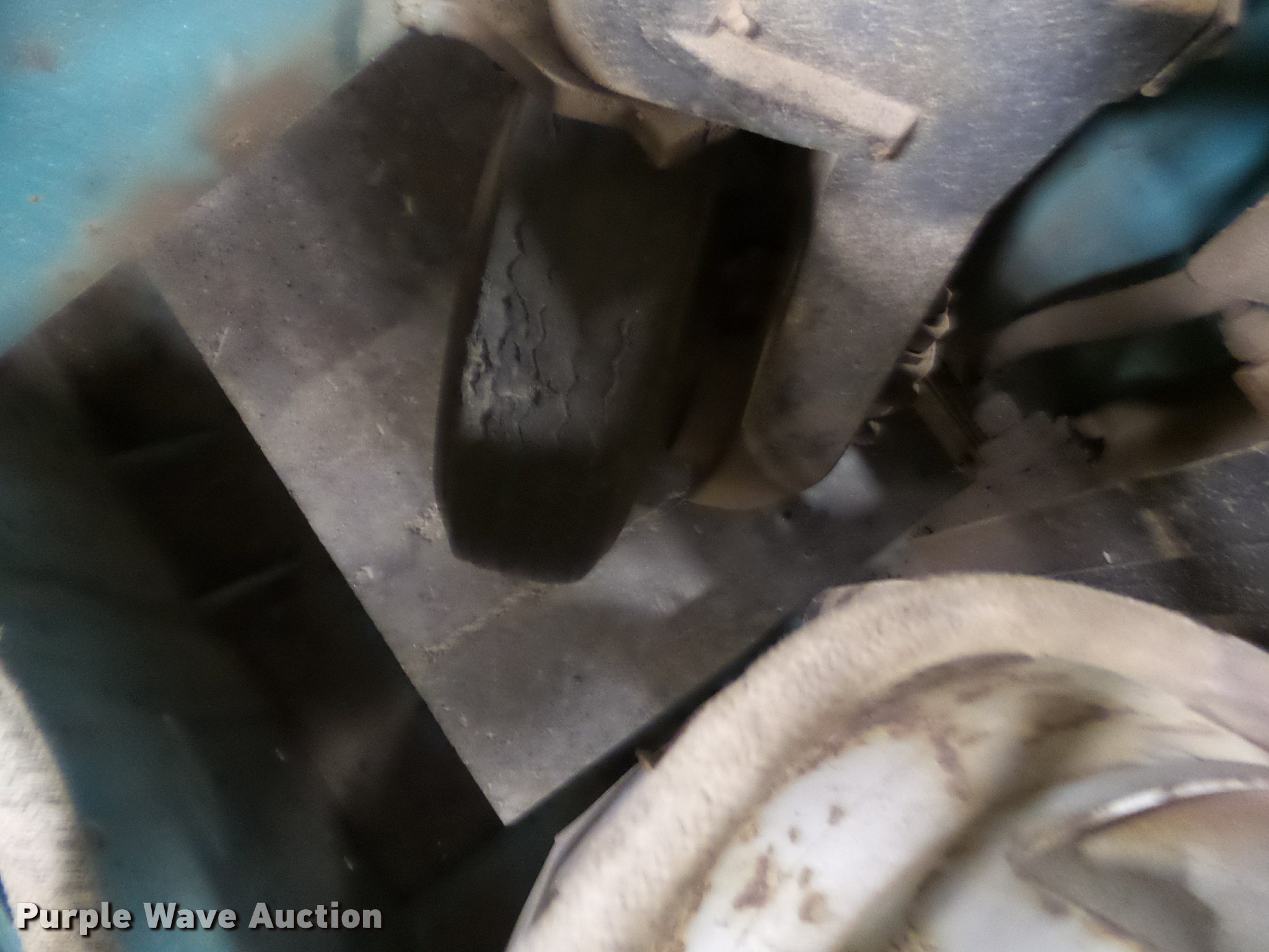 Tennant 235 sweeper in Centerville, IA | Item BZ9971 sold | Purple Wave