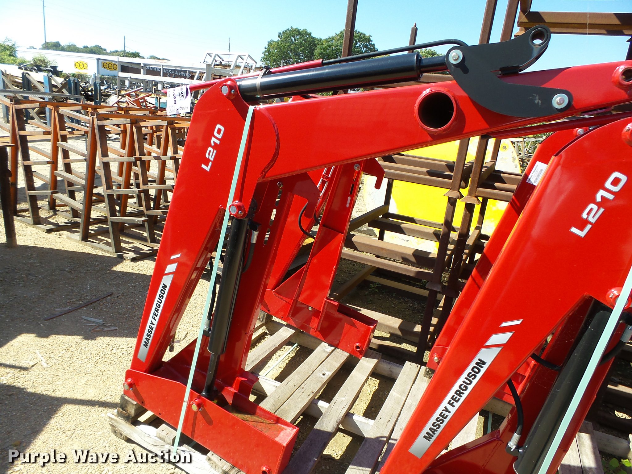 Massey Ferguson L210 loader in Dubuque, IA | Item DA3529 sold | Purple Wave